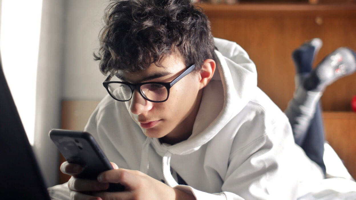 How AI voice cloning scams work and how to protect yourself - YouMail Blog